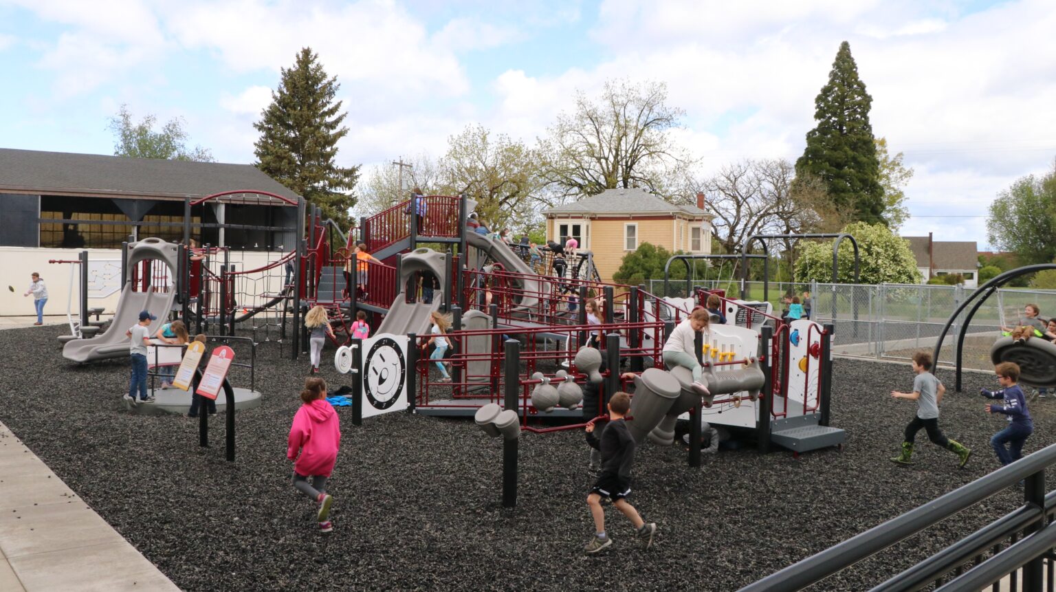 Perrydale School District builds fun without limits - osba.org